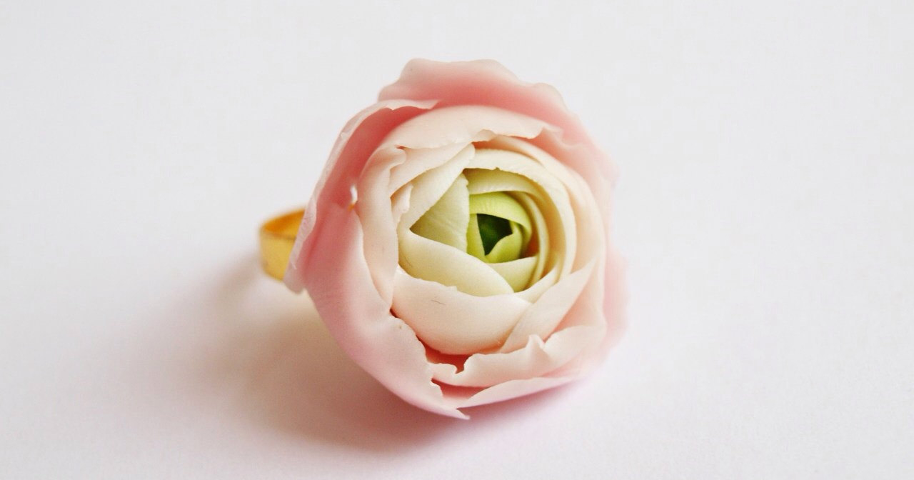 Light Pink Ring with Handmade Ranunculus Flower | Oriflowers